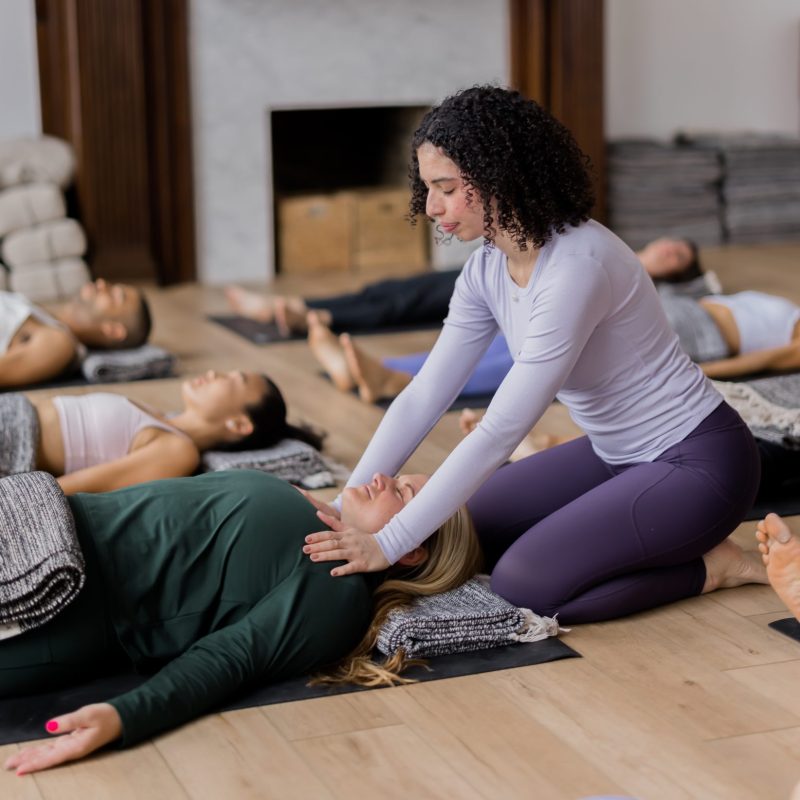 6 Key Benefits of Yin Yoga | YogaRenew