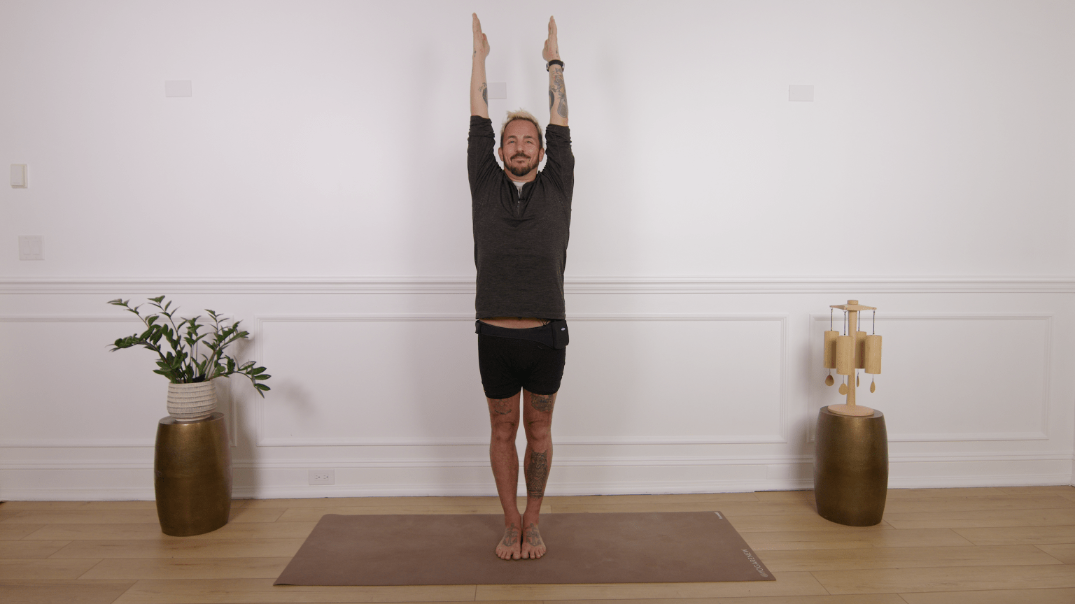 How to Practice Urdhva Hastasana (Upward Hand Pose)